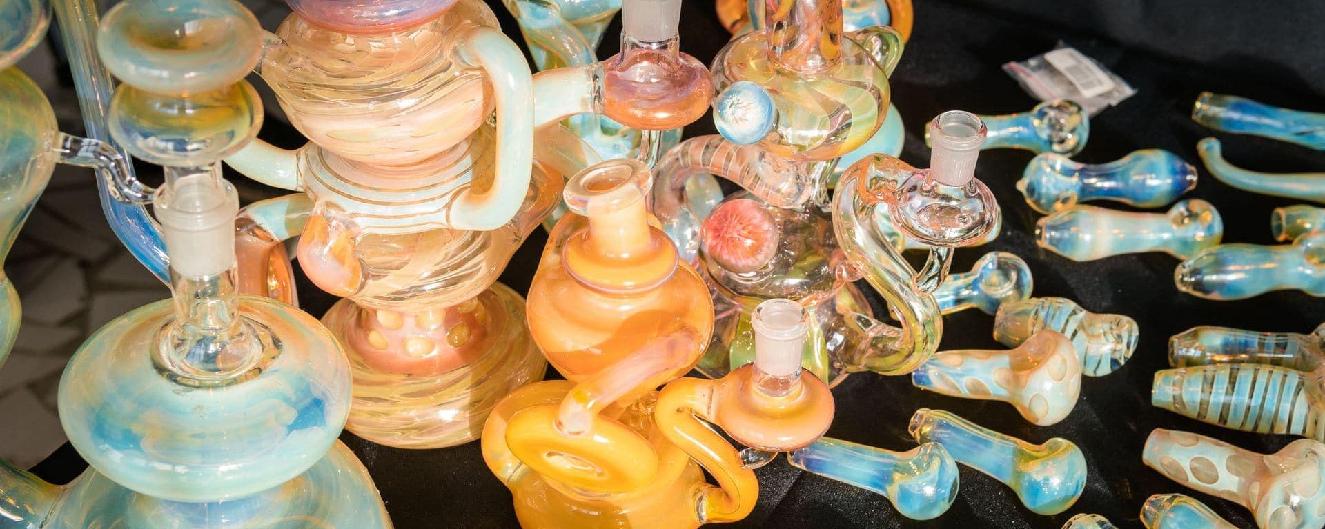 About Us - Dragón Glass